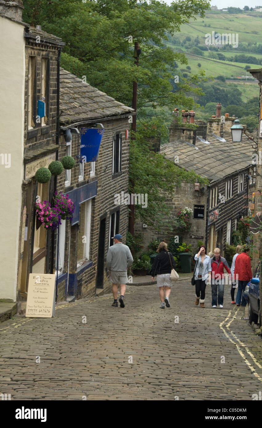 Haworth high street yorkshire hi-res stock photography and images - Alamy