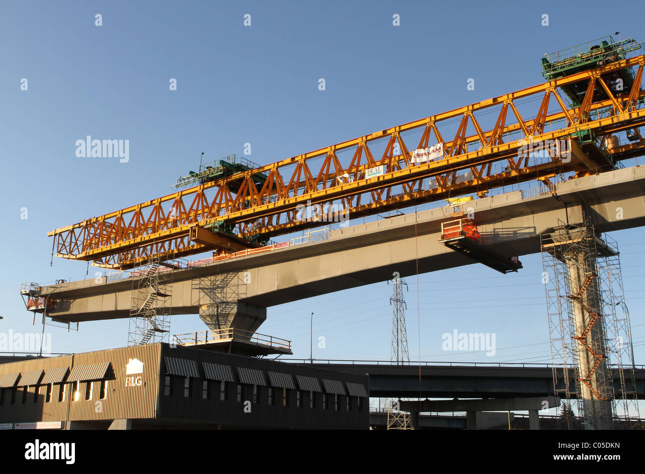 Right angle triangle building hi-res stock photography and images - Alamy