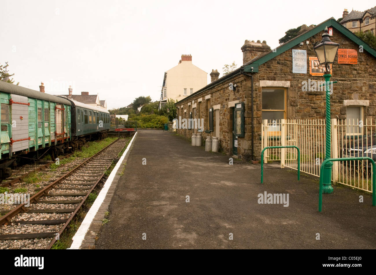 Disused railways hi-res stock photography and images - Alamy