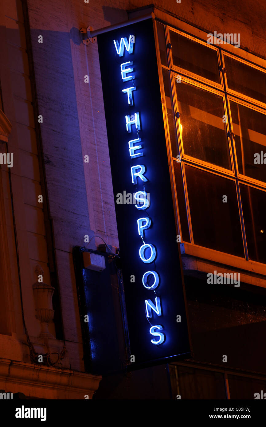 Wetherspoons pub sign hi-res stock photography and images - Alamy