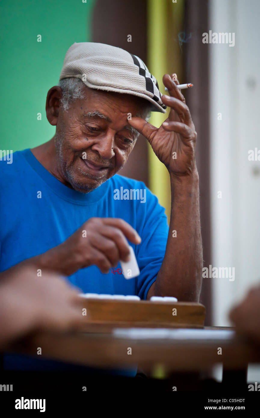 Old men playing hi-res stock photography and images - Alamy