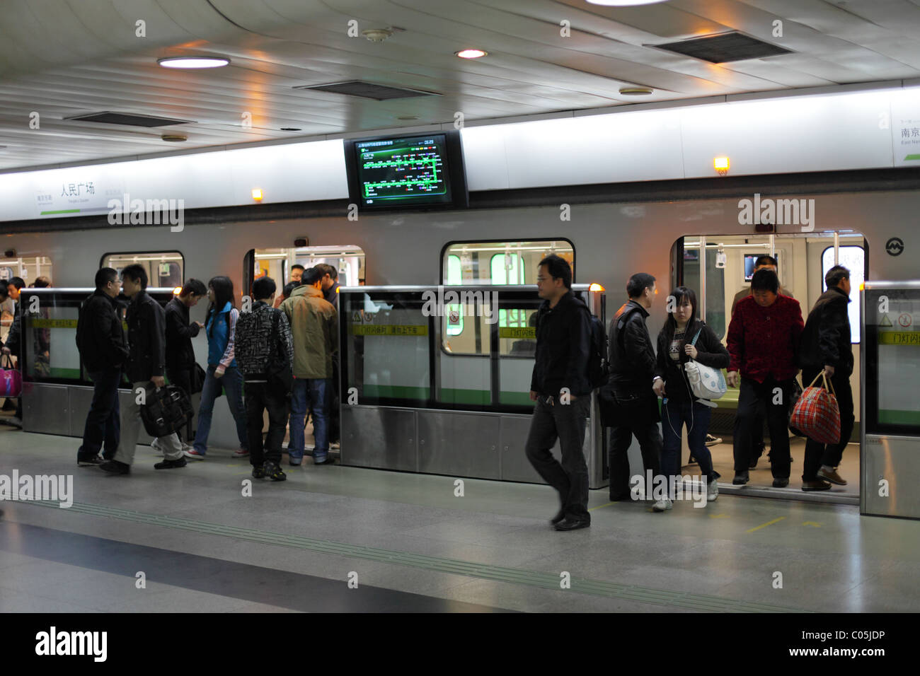Photo line metro train hi-res stock photography and images - Alamy