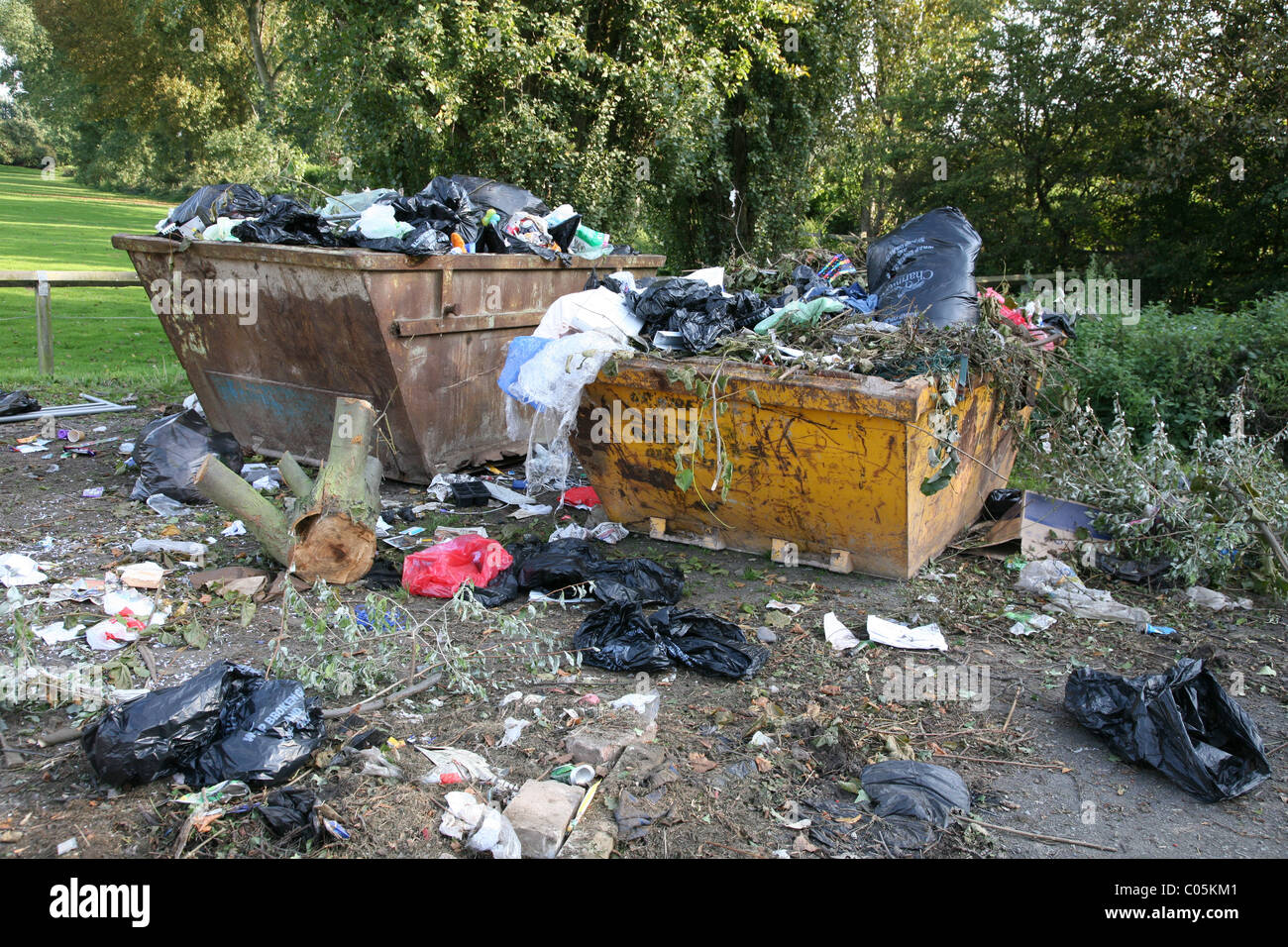 Overflowing skips hi-res stock photography and images - Alamy