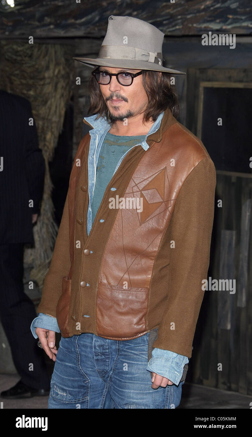 JOHNNY DEPP RANGO LOS ANGELES PREMIERE LOS ANGELES CALIFORNIA USA 14 ...