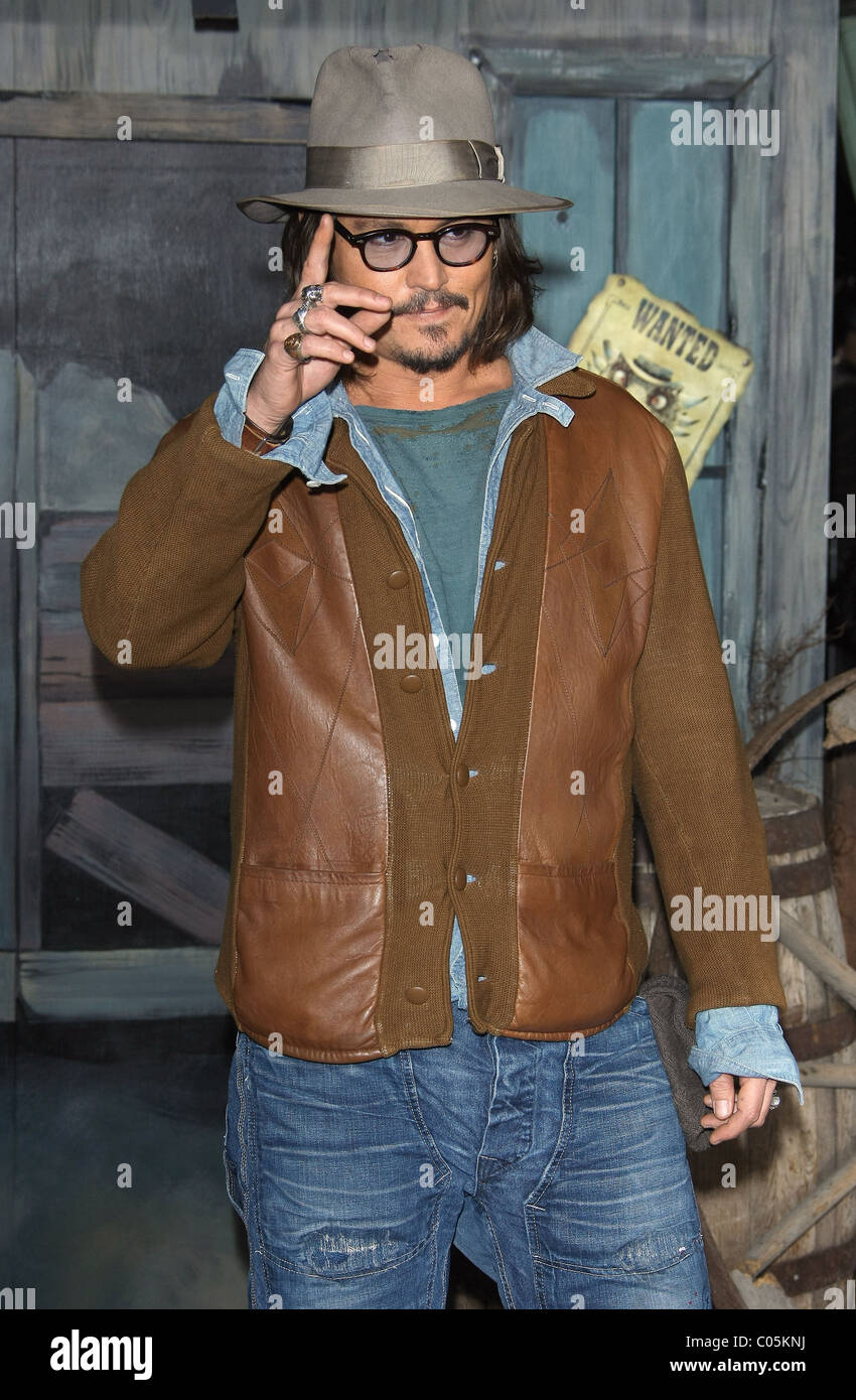 JOHNNY DEPP RANGO LOS ANGELES PREMIERE LOS ANGELES CALIFORNIA USA 14 ...