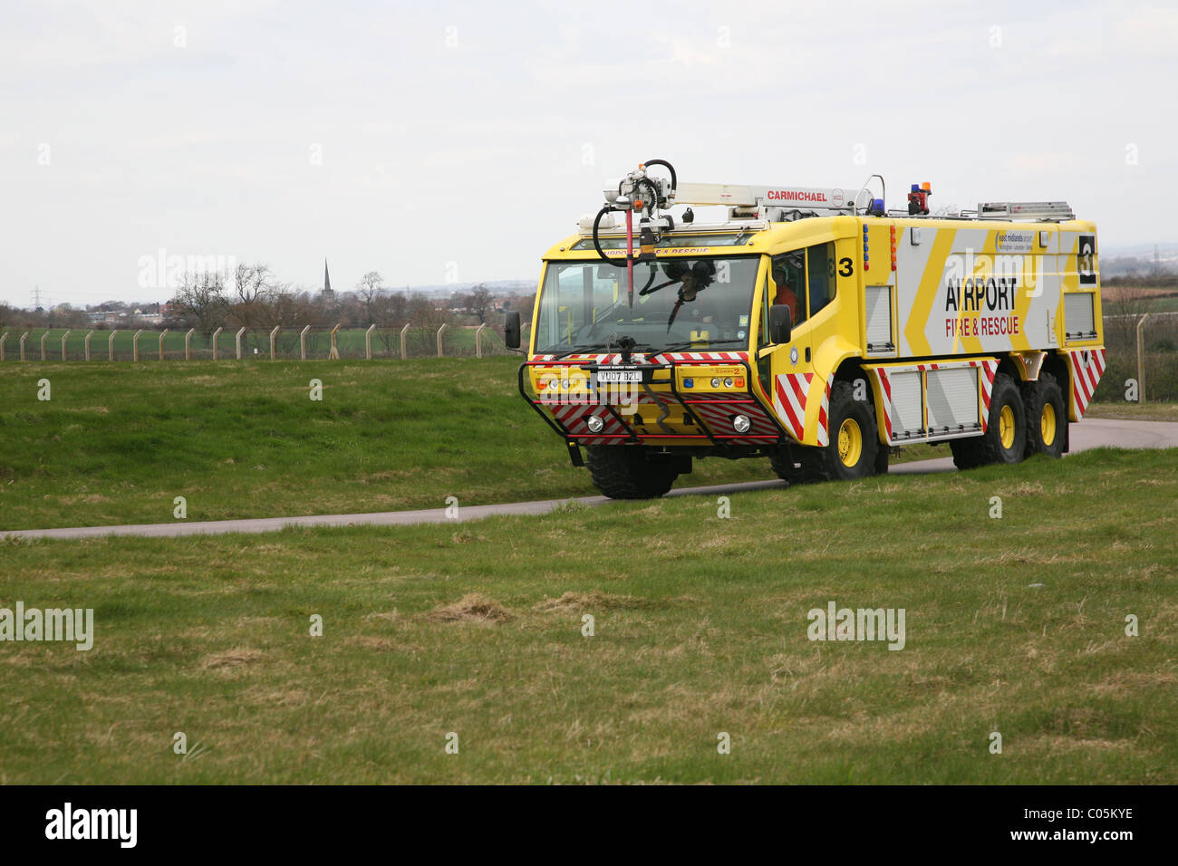 Airport fire service hi-res stock photography and images - Alamy