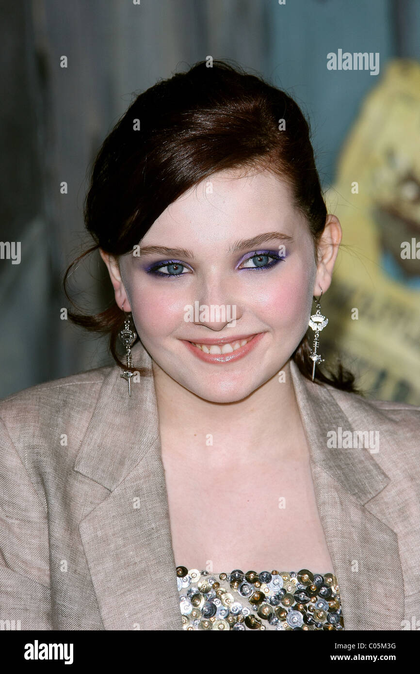 ABIGAIL BRESLIN RANGO LOS ANGELES PREMIERE LOS ANGELES CALIFORNIA USA ...