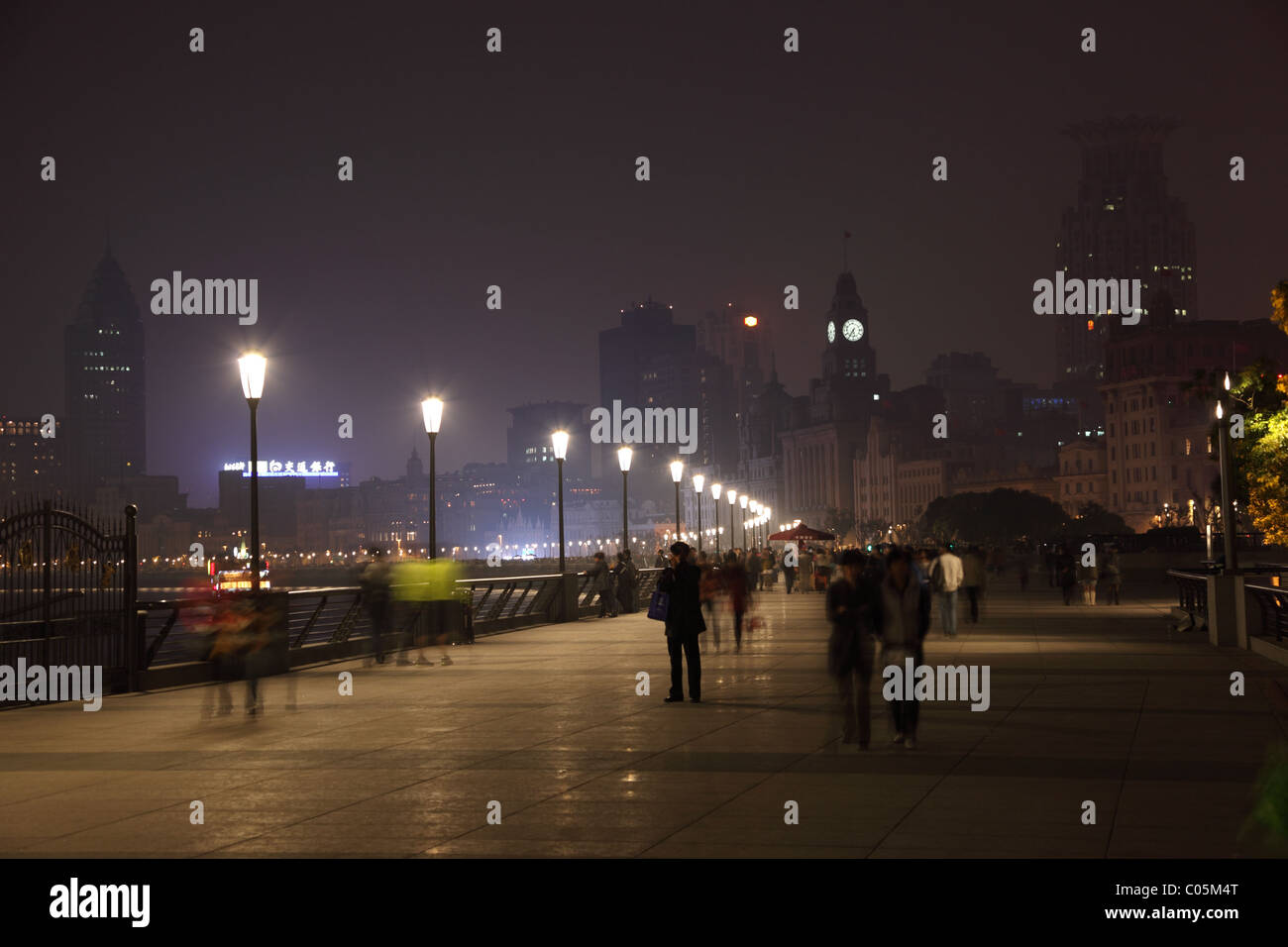 The bund promenade hi-res stock photography and images - Alamy