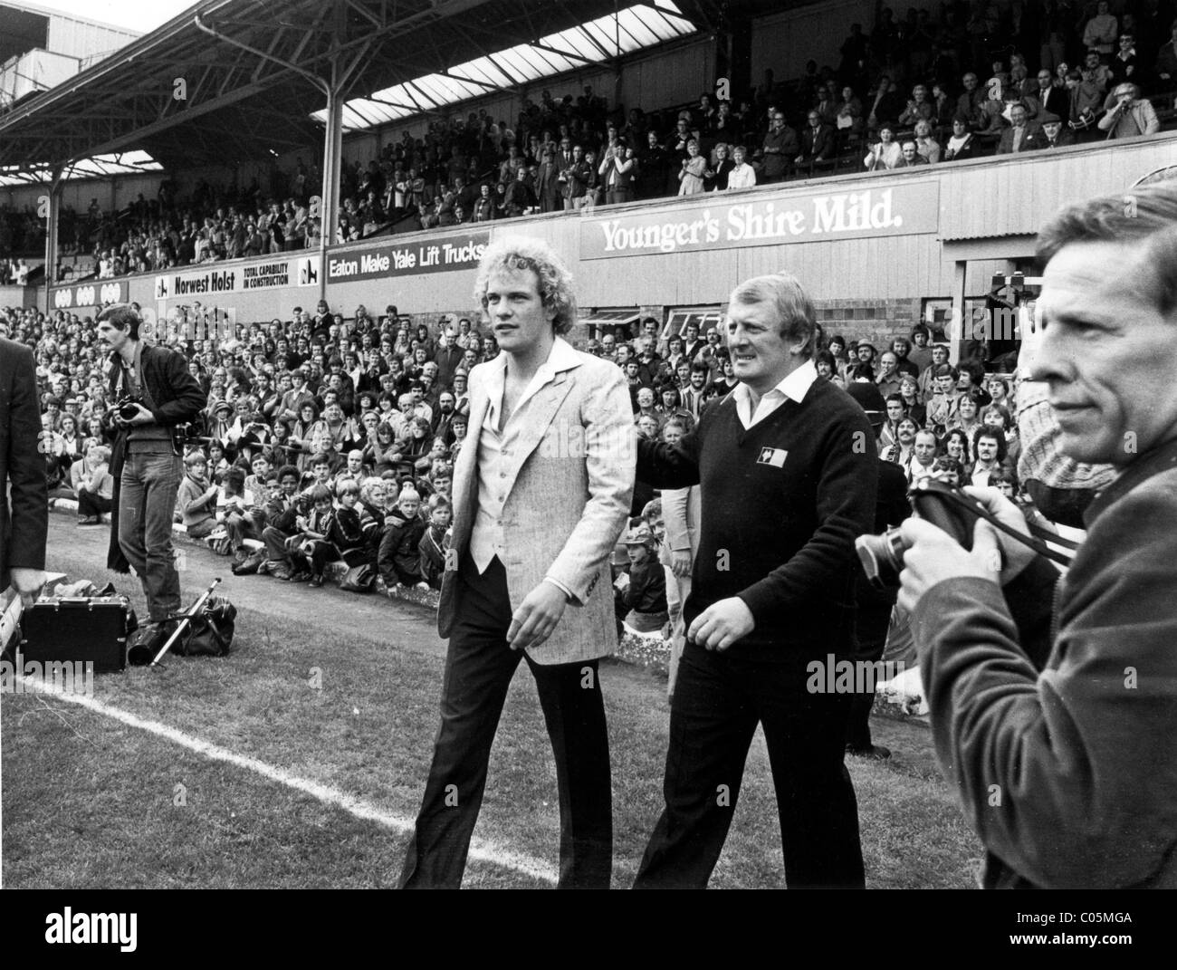 Wolverhampton Wanderers manager John Barnwell introduces his new ...