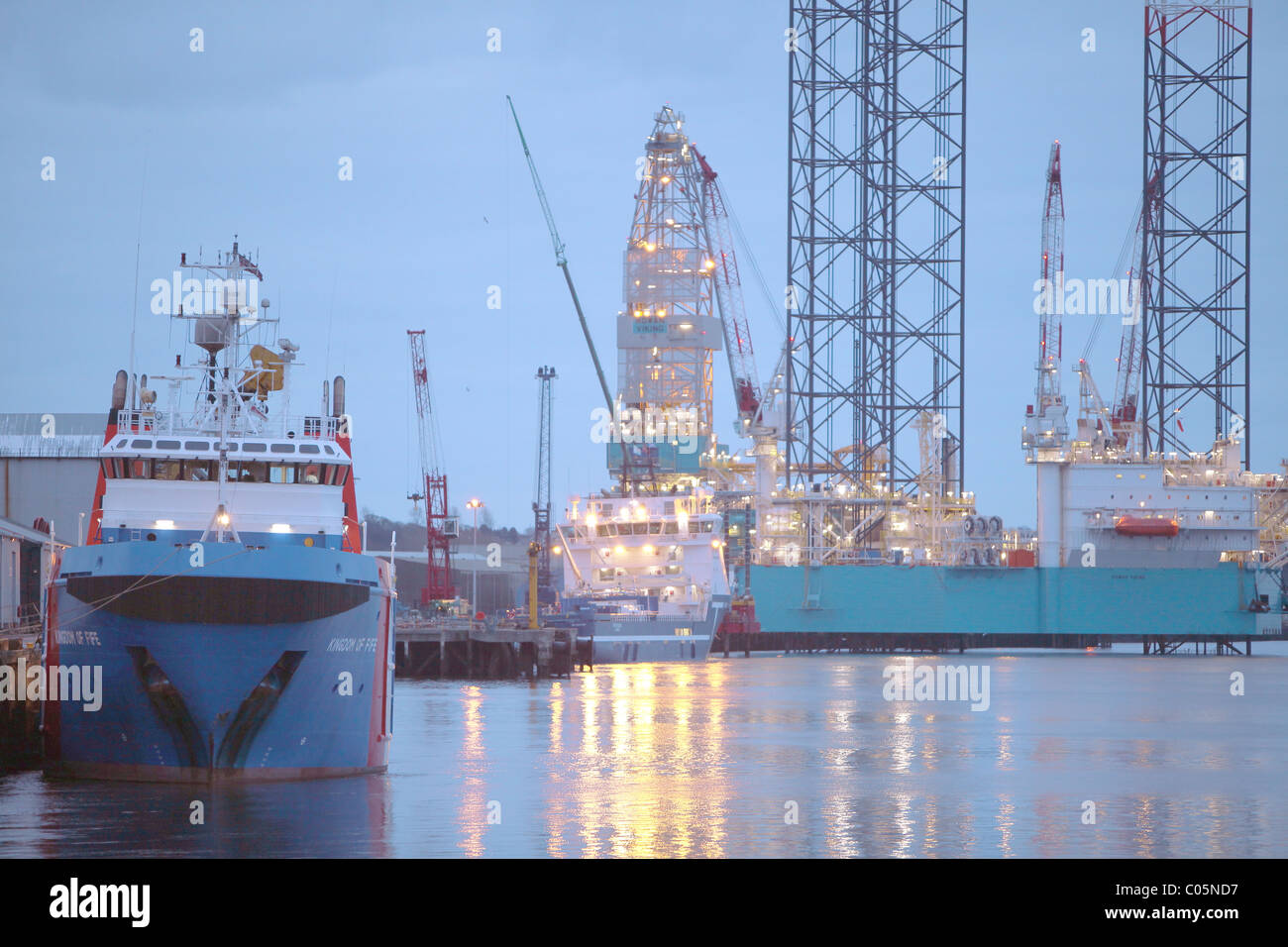 Dundee docks hi-res stock photography and images - Alamy