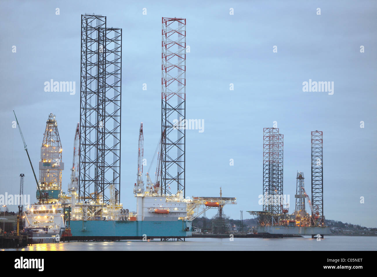 Rowan oil rig hi-res stock photography and images - Alamy
