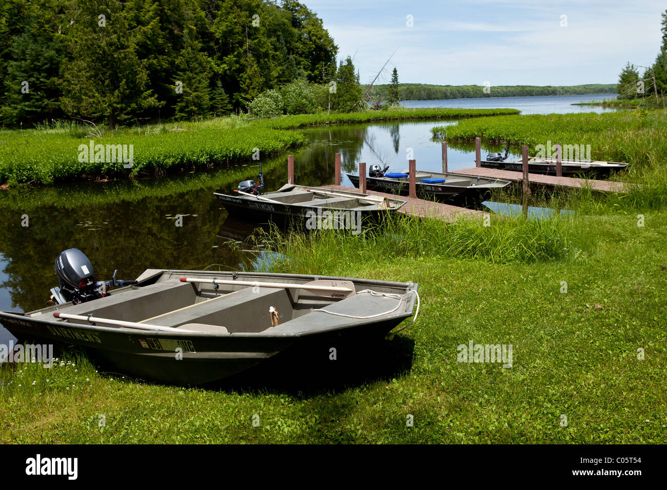 Wolf lake hi-res stock photography and images - Alamy