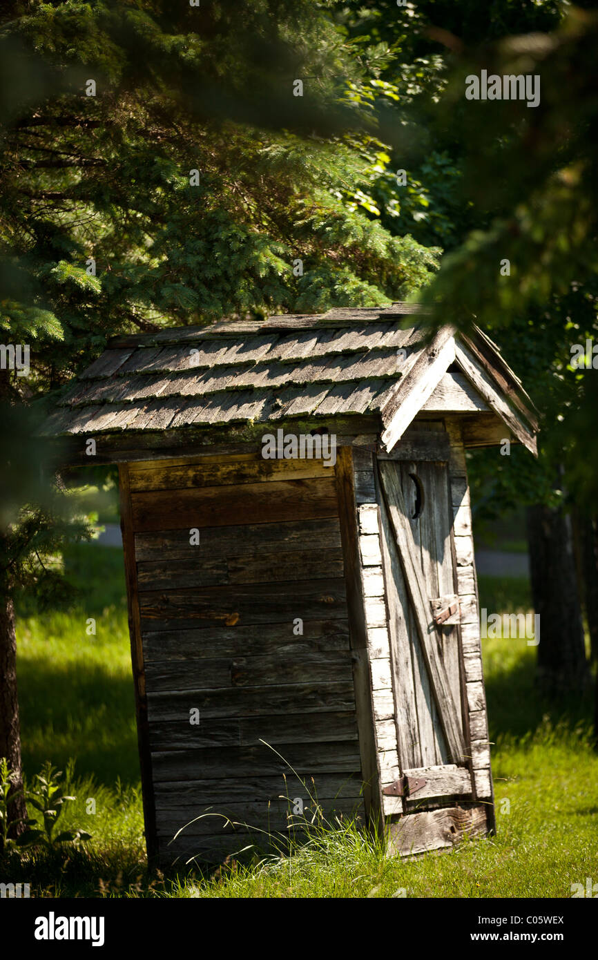 Rural out house hi-res stock photography and images - Alamy