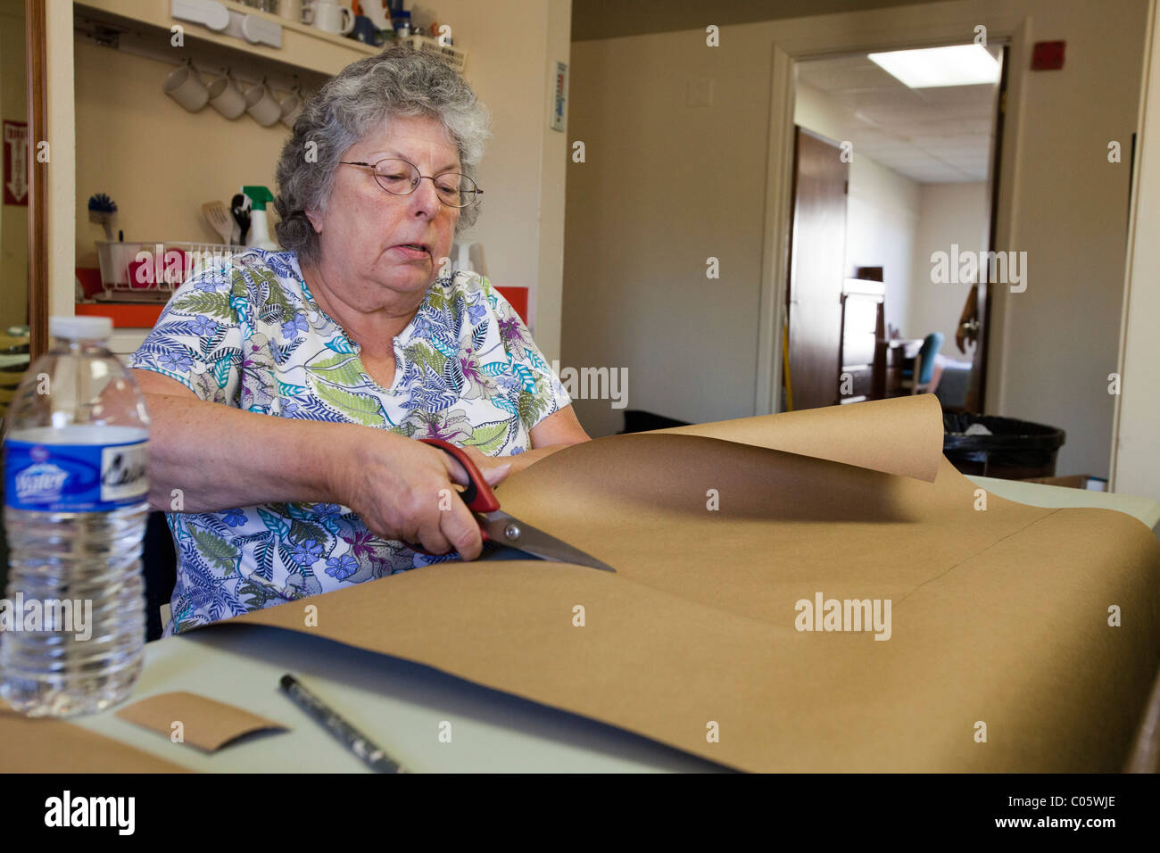 Volunteer mission dormitory dorm hi-res stock photography and images ...