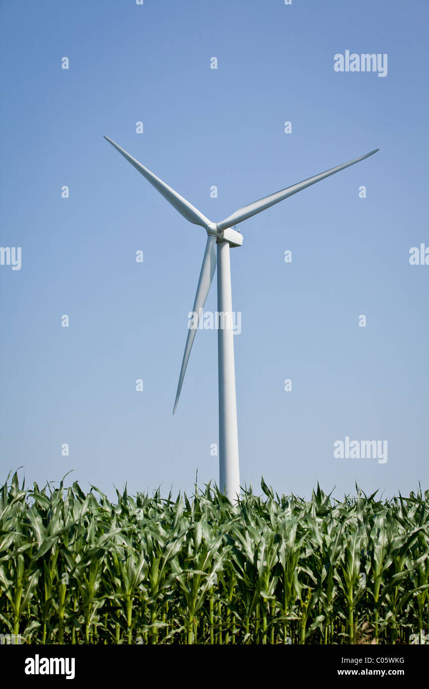 Red barn and wind turbines hi-res stock photography and images - Alamy