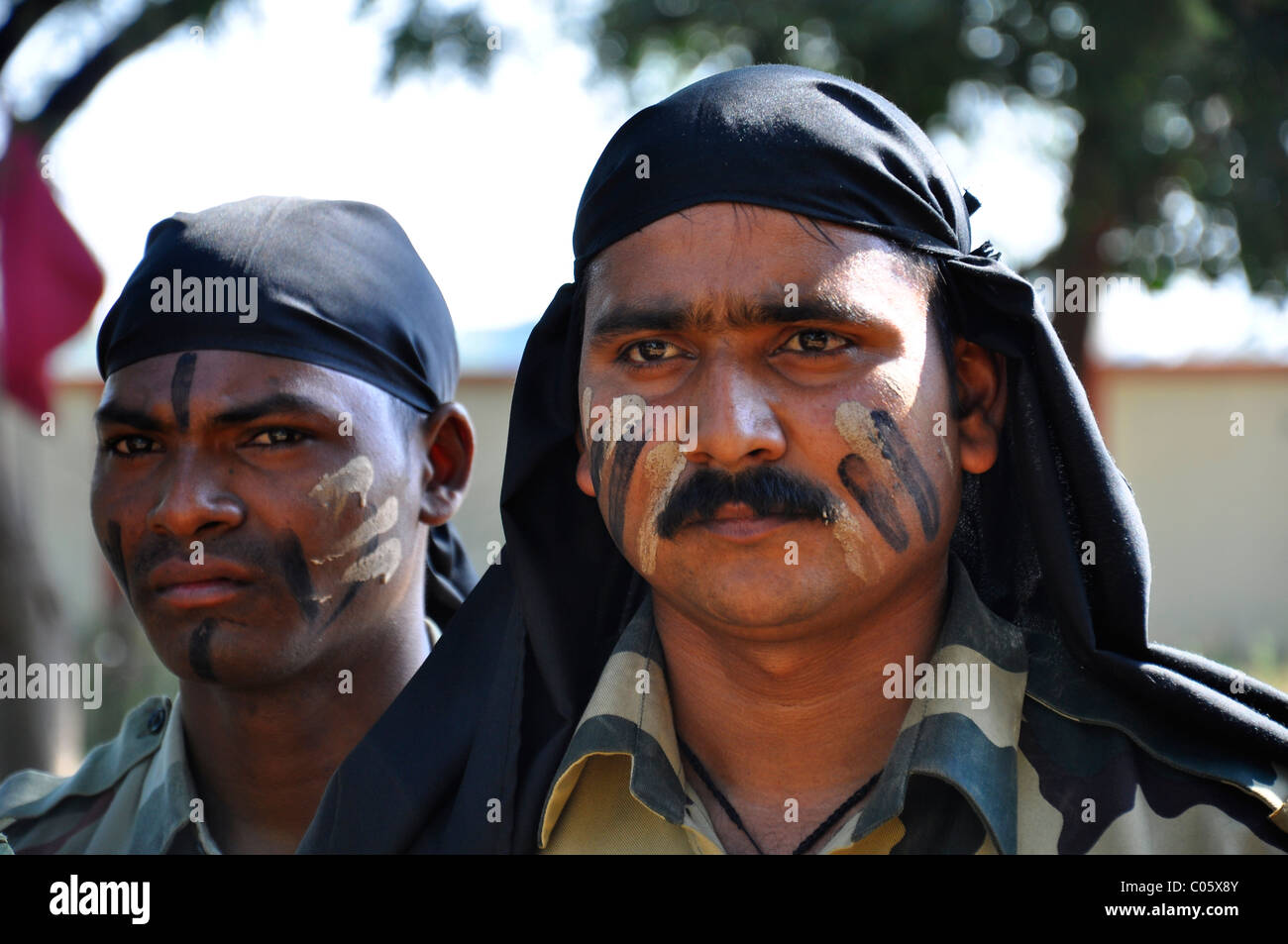 Face camouflage hi-res stock photography and images - Alamy