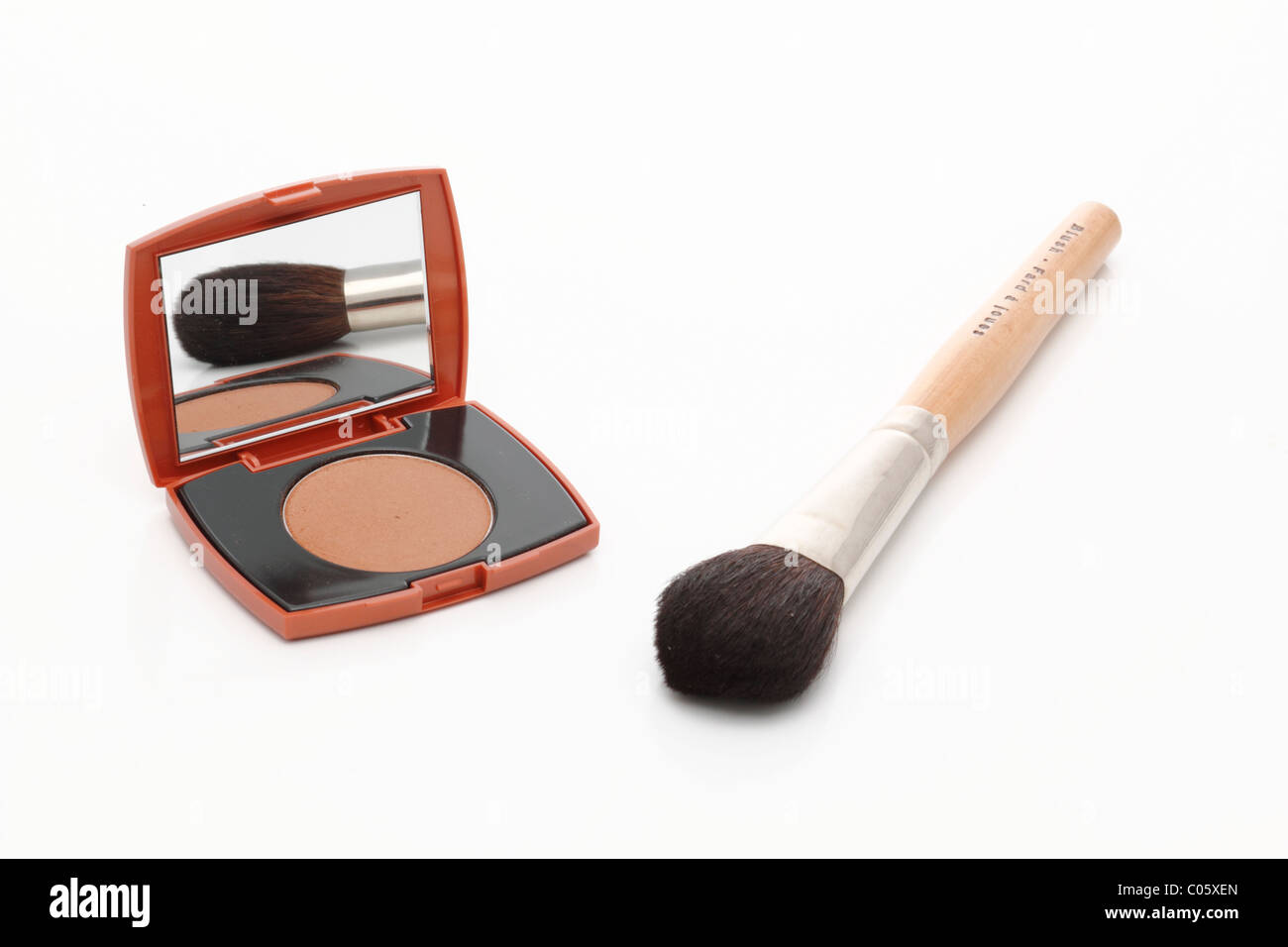 Face Powder and Brush on white Stock Photo - Alamy