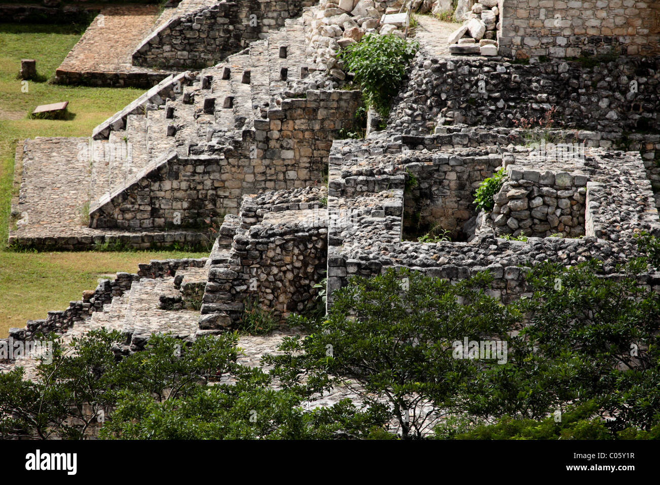 THE TWIN PYRAMID AT THE MAYAN RUINS OF EK BALAM, YUCATAN, MEXICO Stock ...