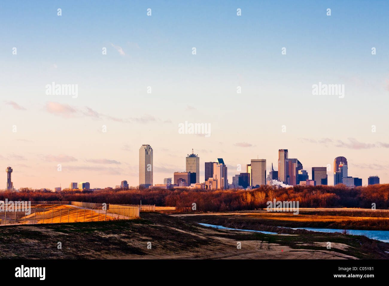Dallas skyline day view hi-res stock photography and images - Alamy