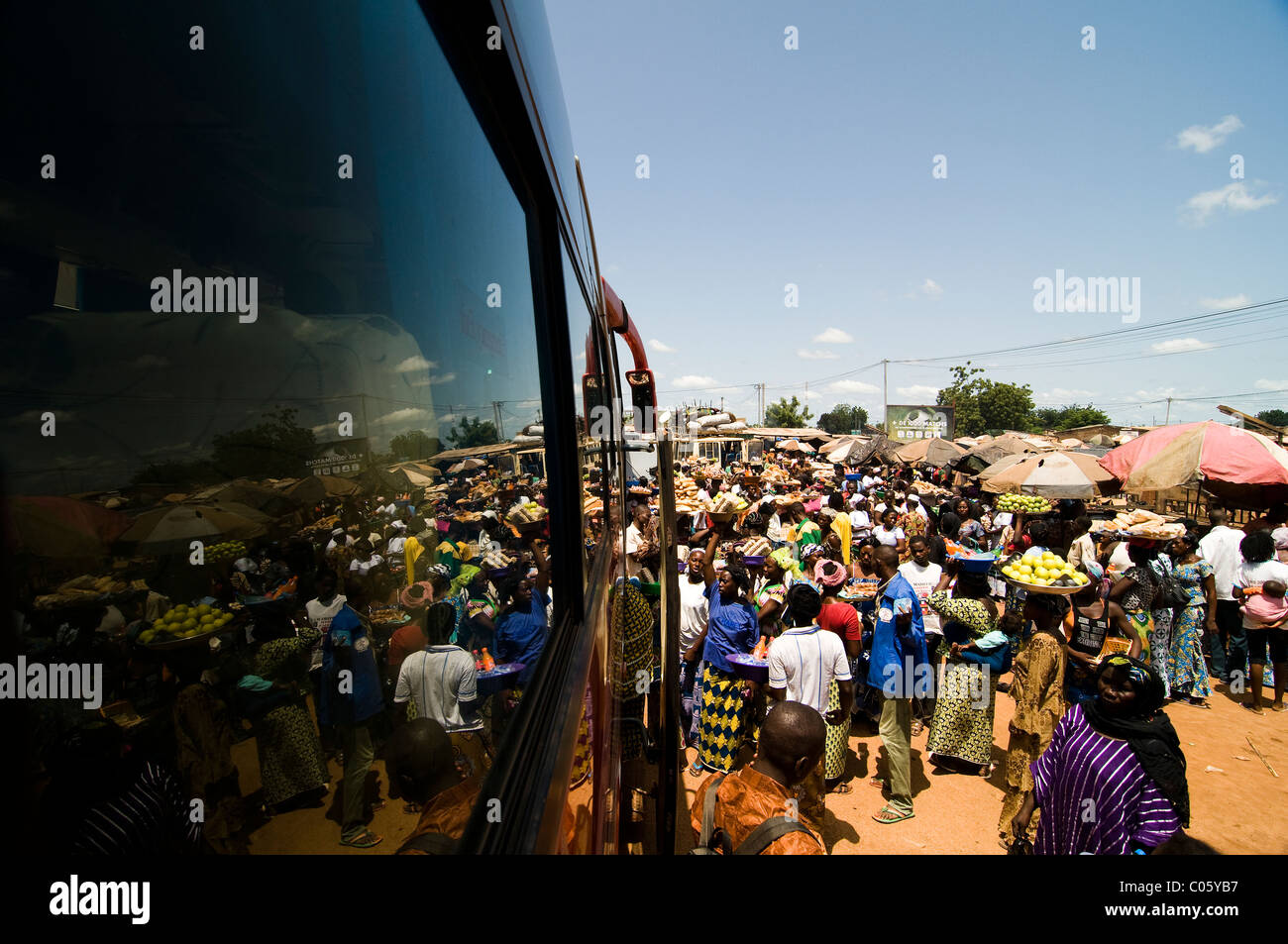 Bus stations hi-res stock photography and images - Alamy