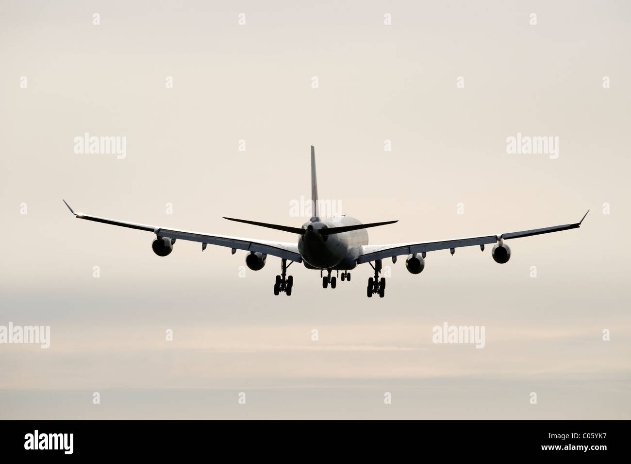 Airplane before landing in Vancouver Stock Photo - Alamy