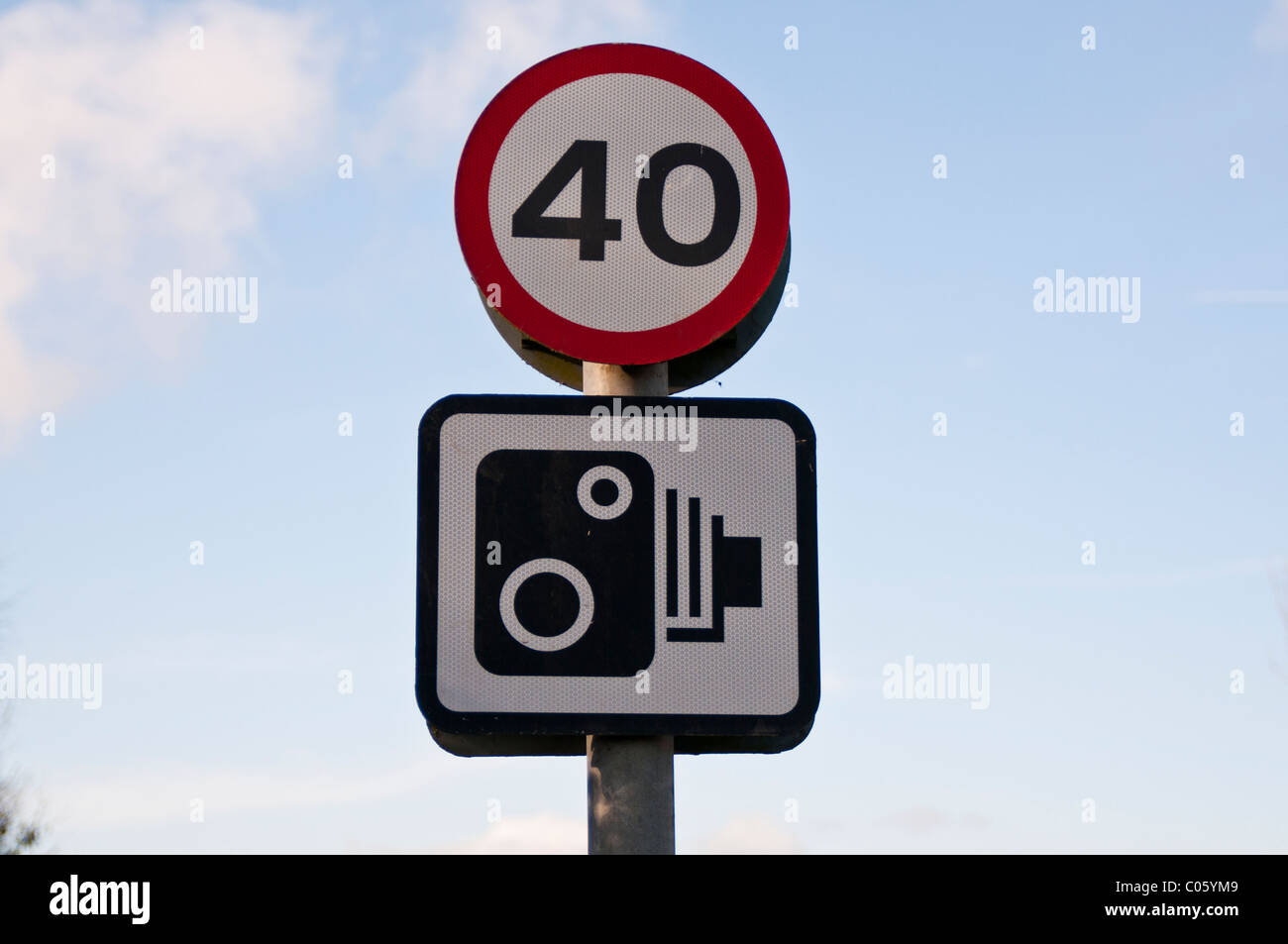 Speed limit sign speed camera hi-res stock photography and images - Alamy