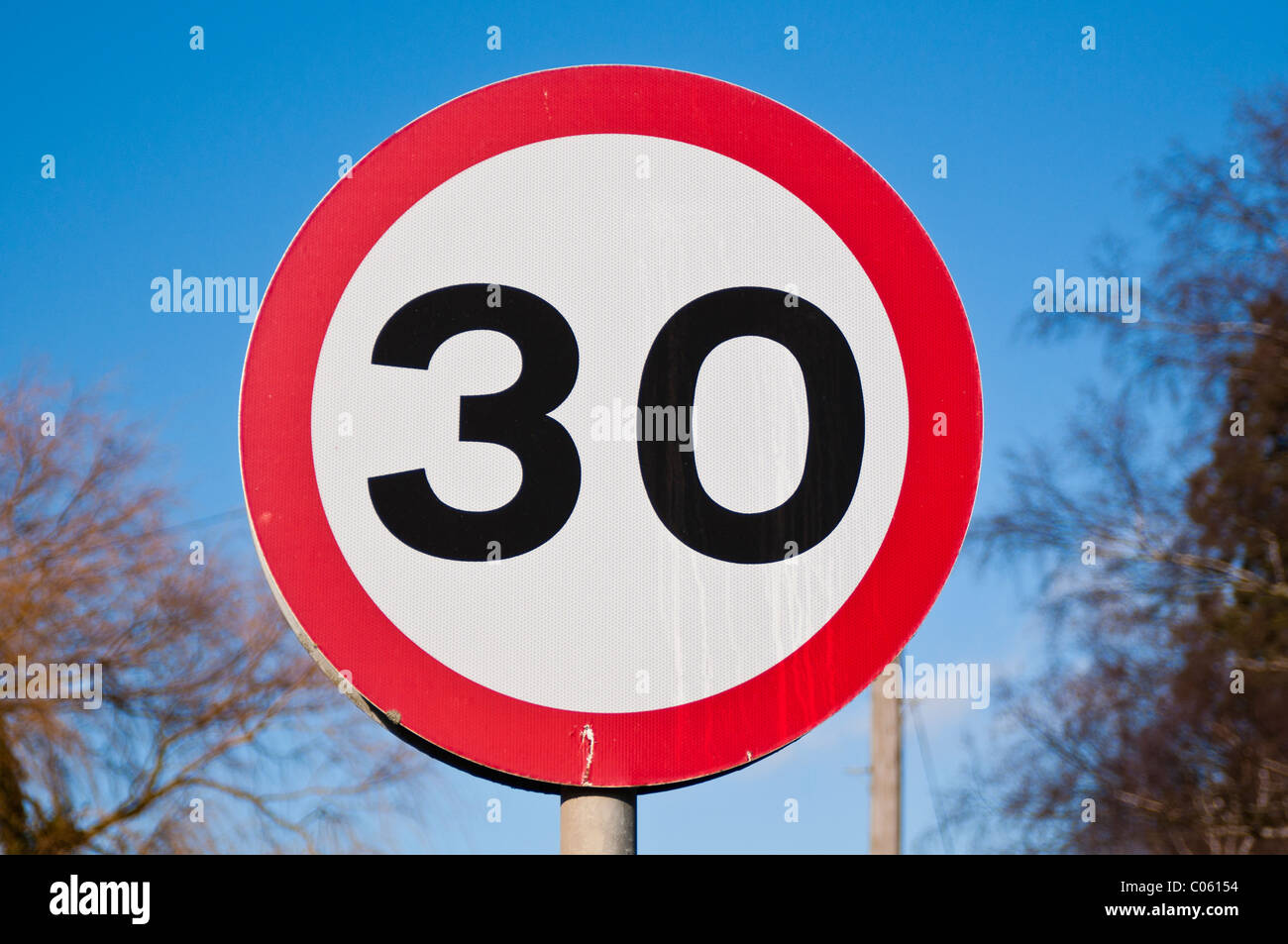 30 mph speed limit sign Stock Photo - Alamy 30 mph speed limit sign Stock Photo - Alamy