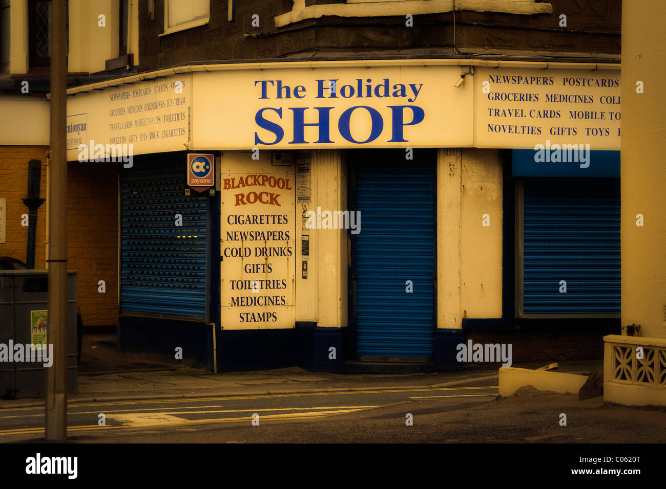 Blackpool rock shop hi-res stock photography and images - Alamy