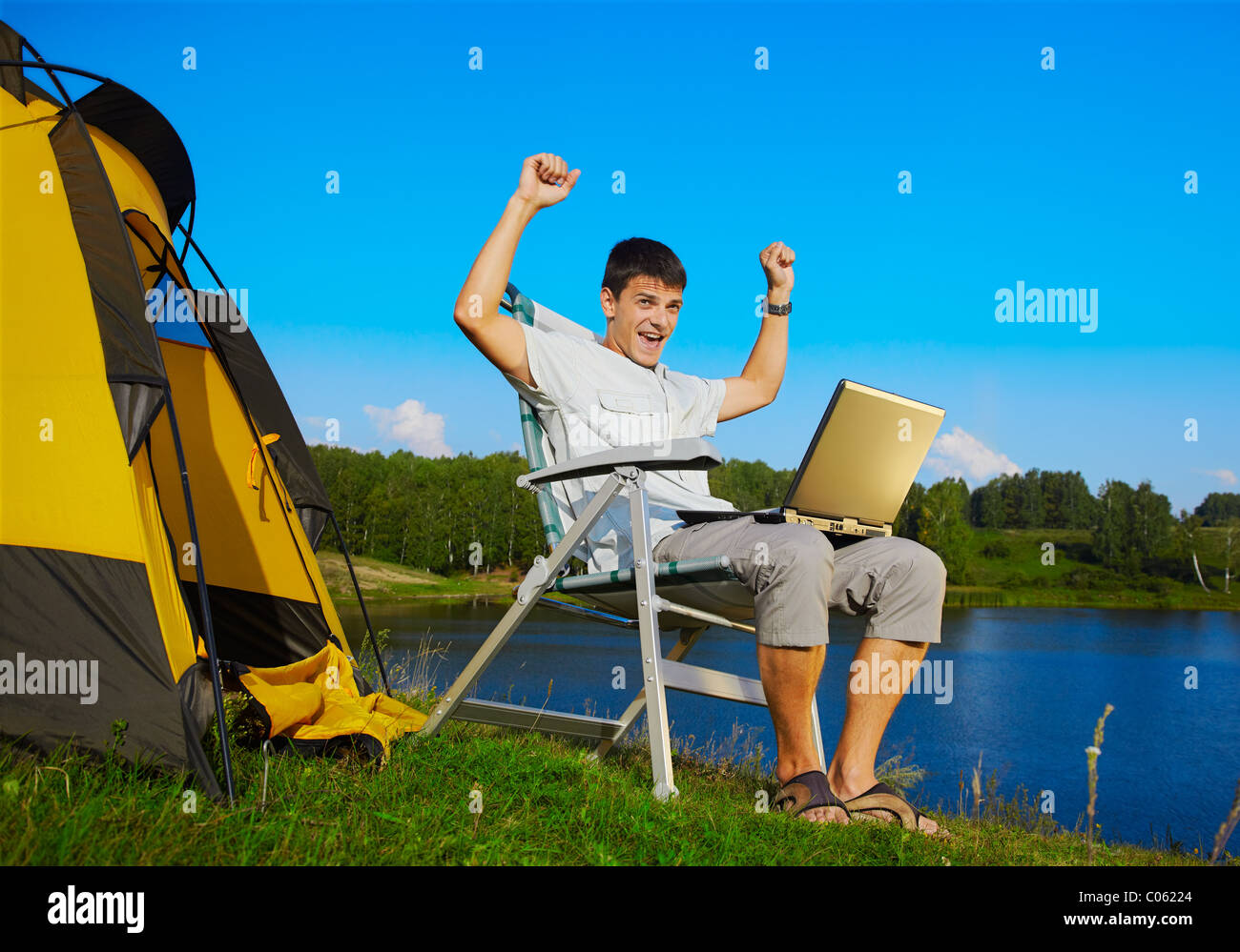 man with laptop outdoor Stock Photo - Alamy