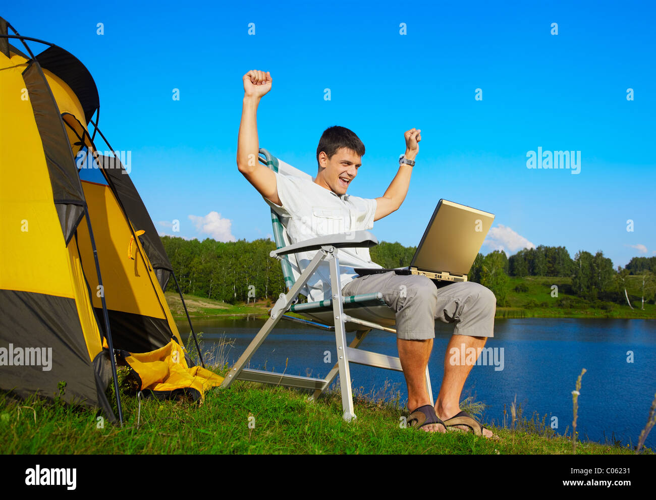 man with laptop outdoor Stock Photo - Alamy
