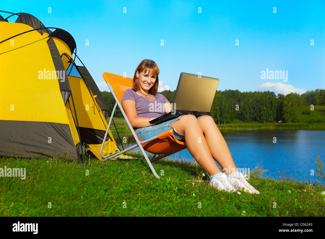 woman with laptop outdoor Stock Photo - Alamy