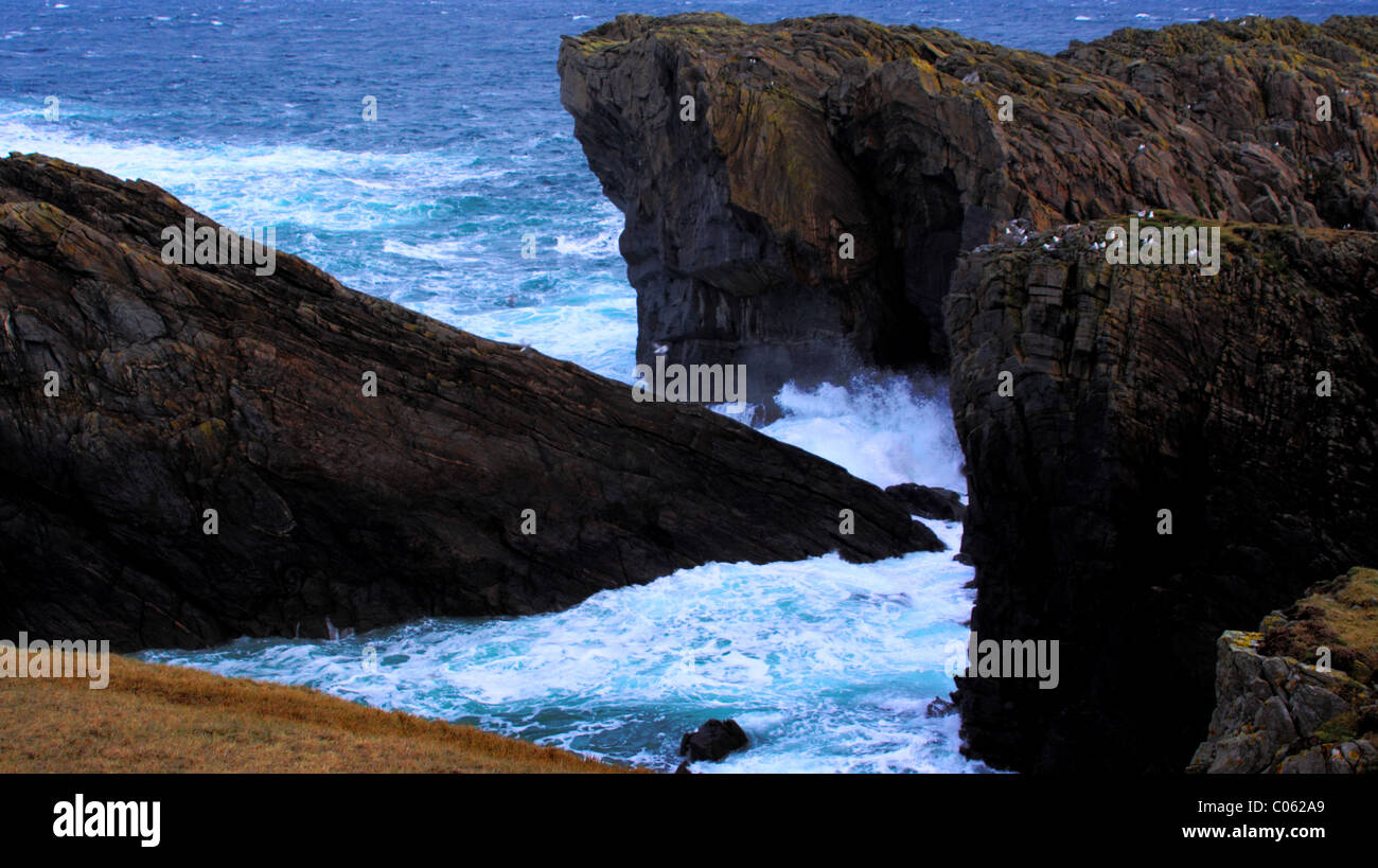 Water spray over the rocks hi-res stock photography and images - Alamy
