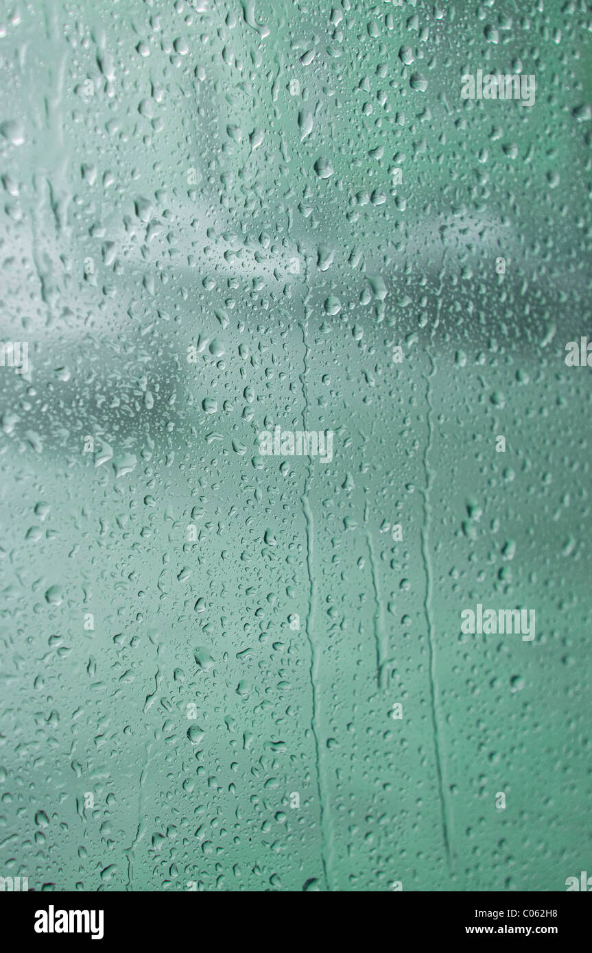 Rain through a window hi-res stock photography and images - Alamy