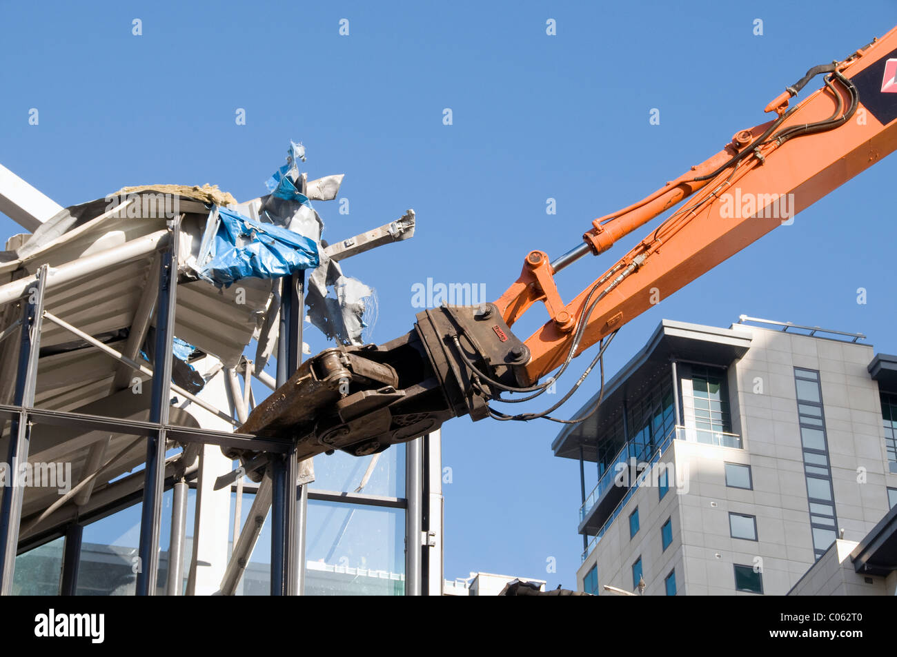 UK.DEMOLITION AND BUILDING WORK IN CANARY WHARF, LONDON Stock Photo - Alamy
