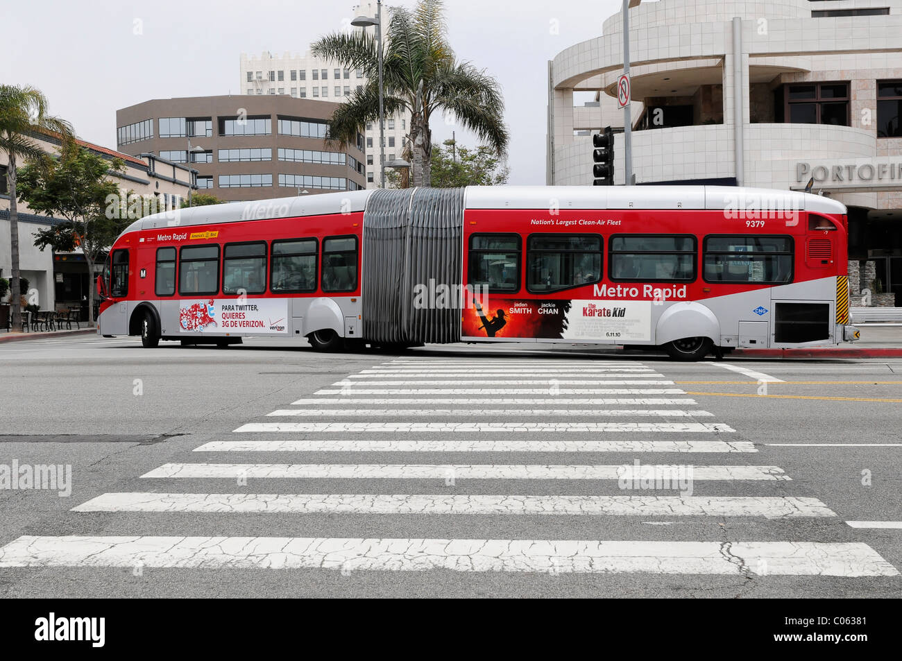 Metro Rapid Bus, Santa Monica, California, USA Stock Photo - Alamy