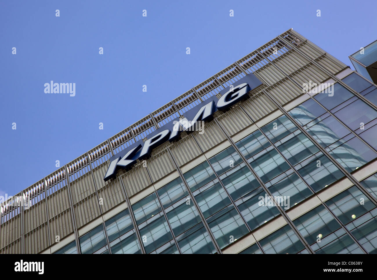 Kpmg logo hi-res stock photography and images - Alamy