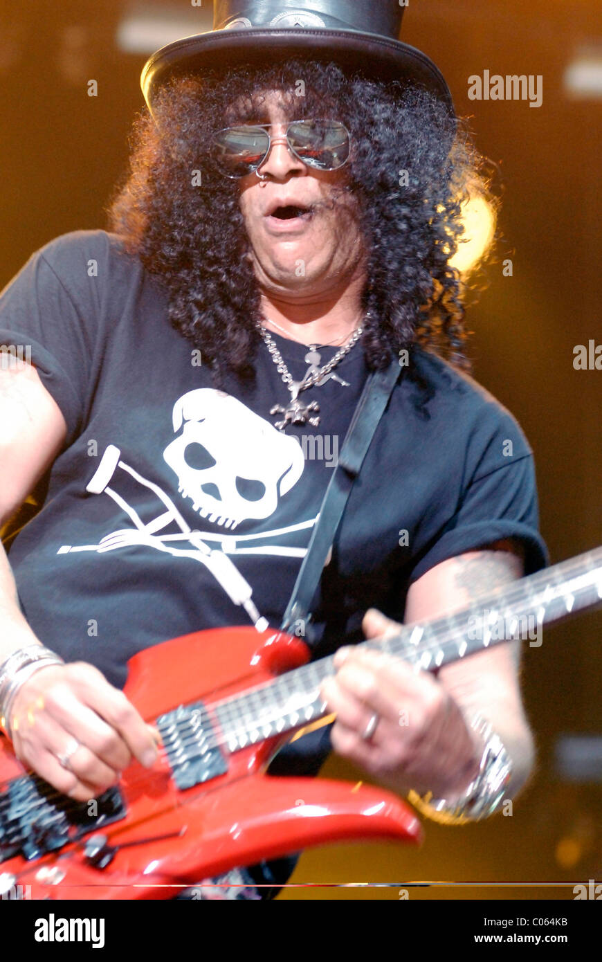 Slash of Velvet Revolver performing live at the KROQ LA Invasion at the ...
