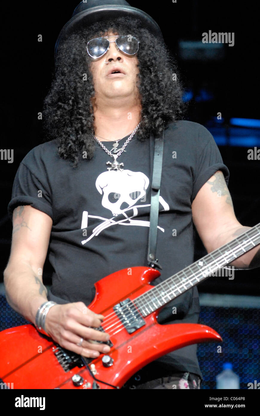 Slash of Velvet Revolver performing live at the KROQ LA Invasion at the ...