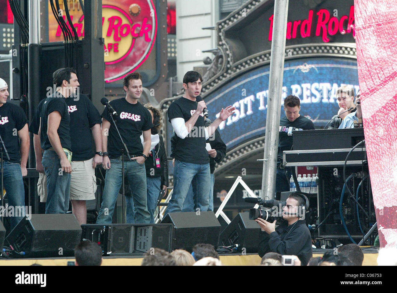 Laura Osnes, Max Crumm & the cast of Grease 16th annual Broadway on ...