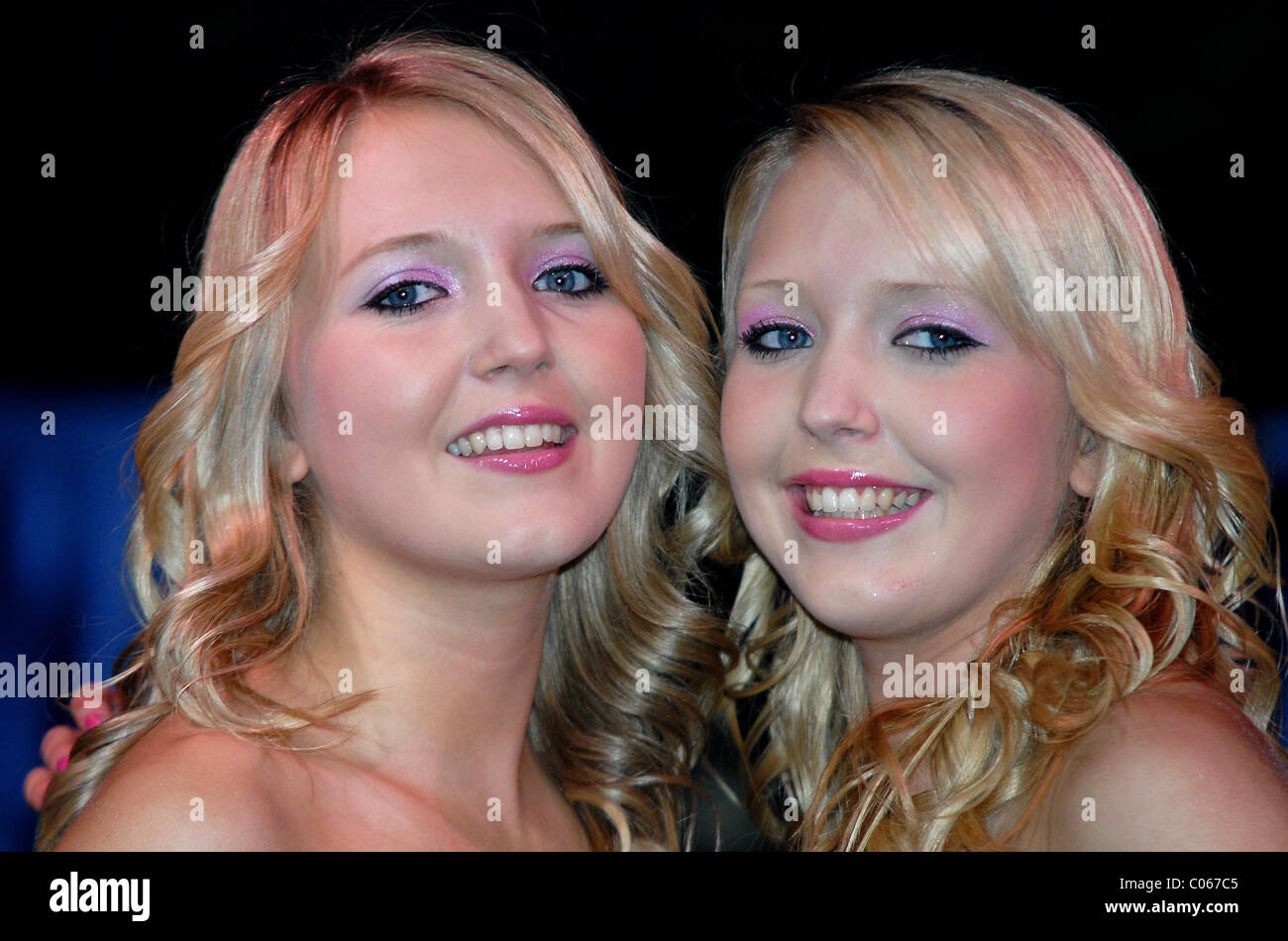 Samantha Marchant and Amanda Marchant Sam and Amanda Marchant perform ...