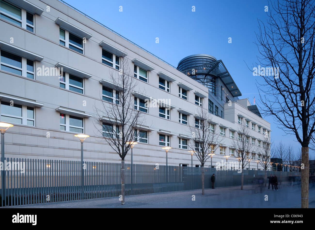 U.S. Embassy on Pariser Platz square, Berlin-Mitte, Berlin, Germany ...