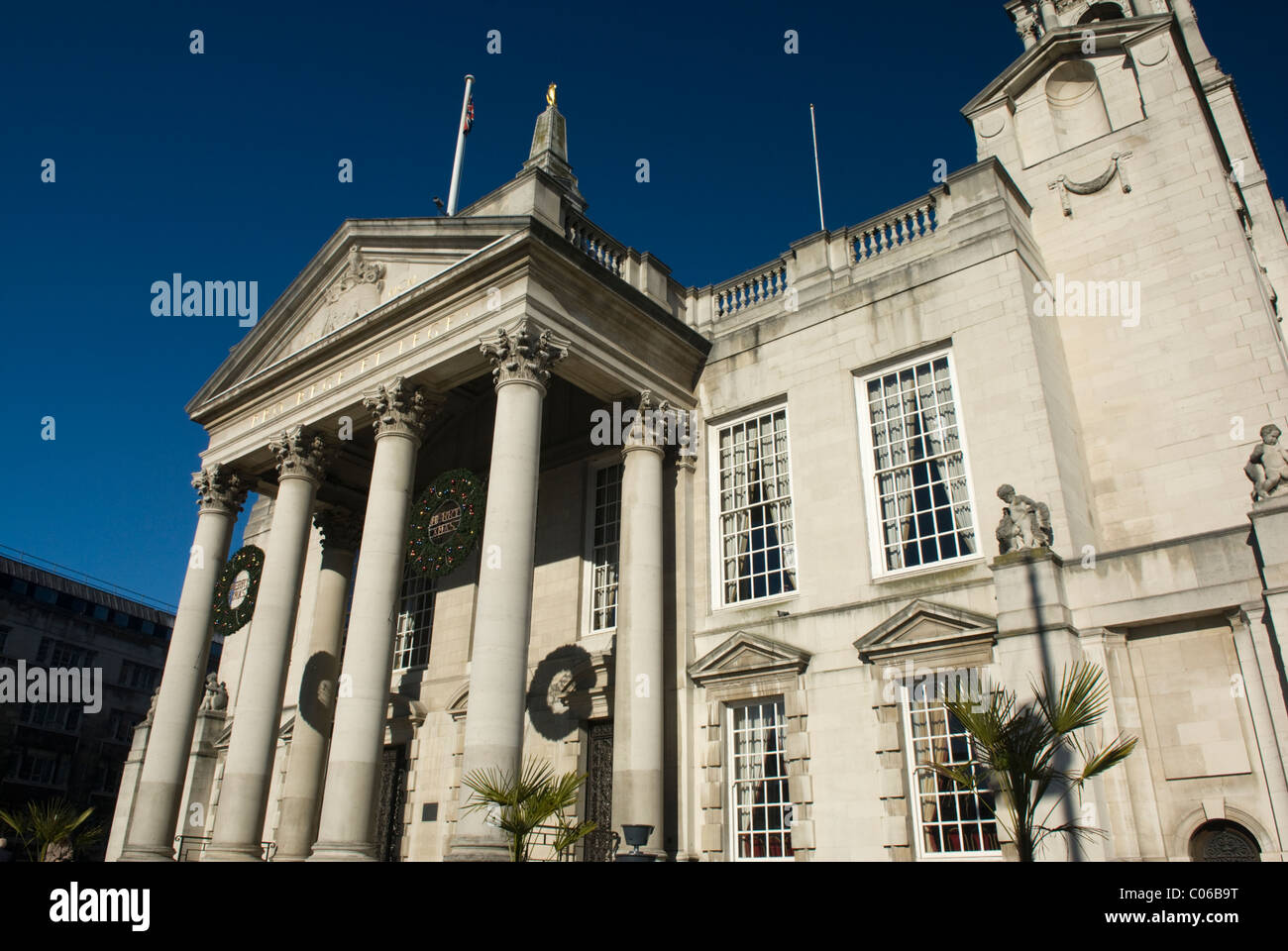 Civic hall leeds hi-res stock photography and images - Alamy