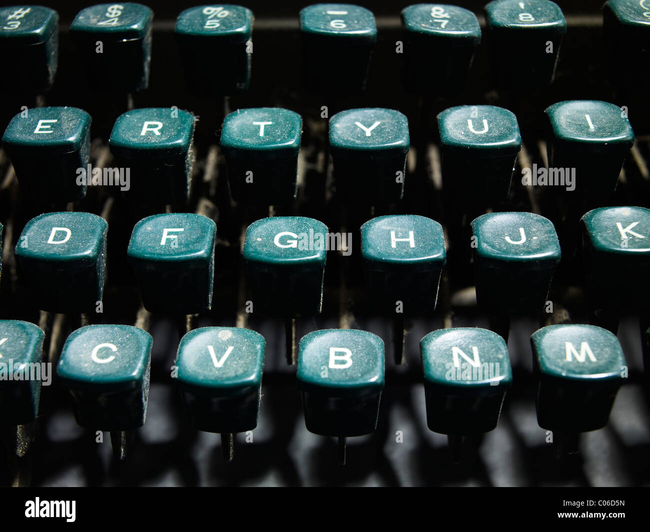 Dusty typewriter hi-res stock photography and images - Alamy