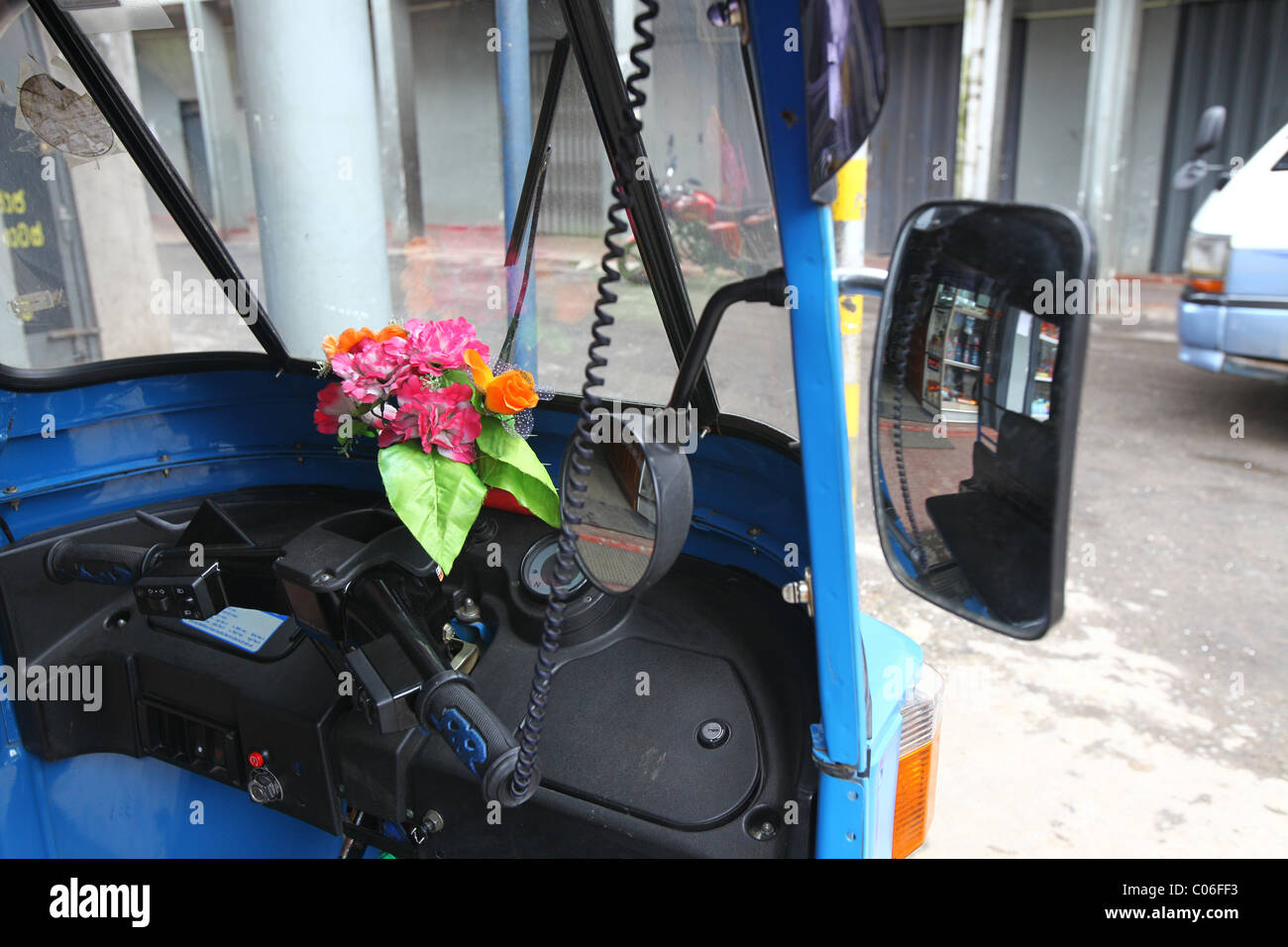 Flowers in an auto rickshaw, Sri Lanka Stock Photo - Alamy