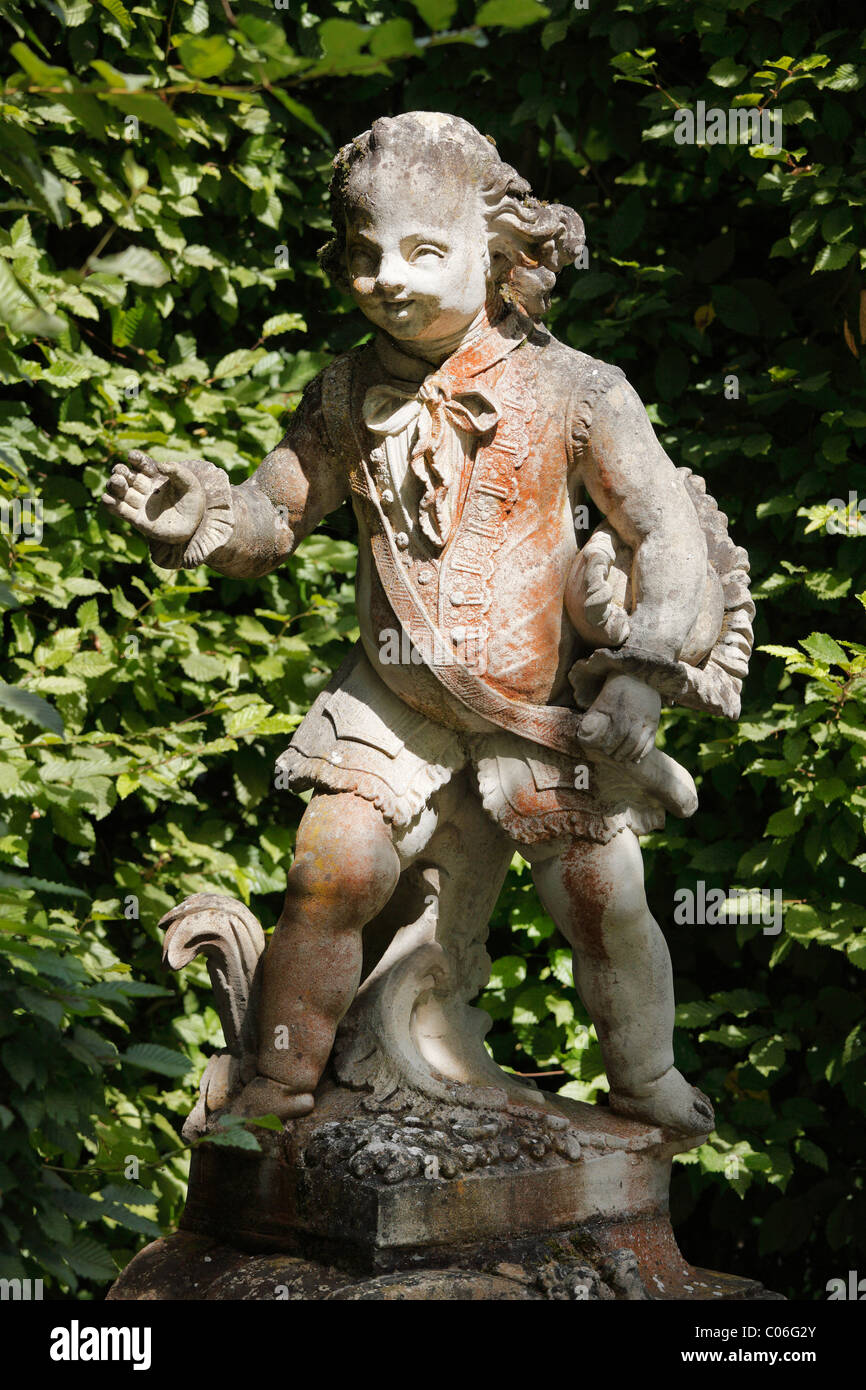 Rococo statues hi-res stock photography and images - Alamy