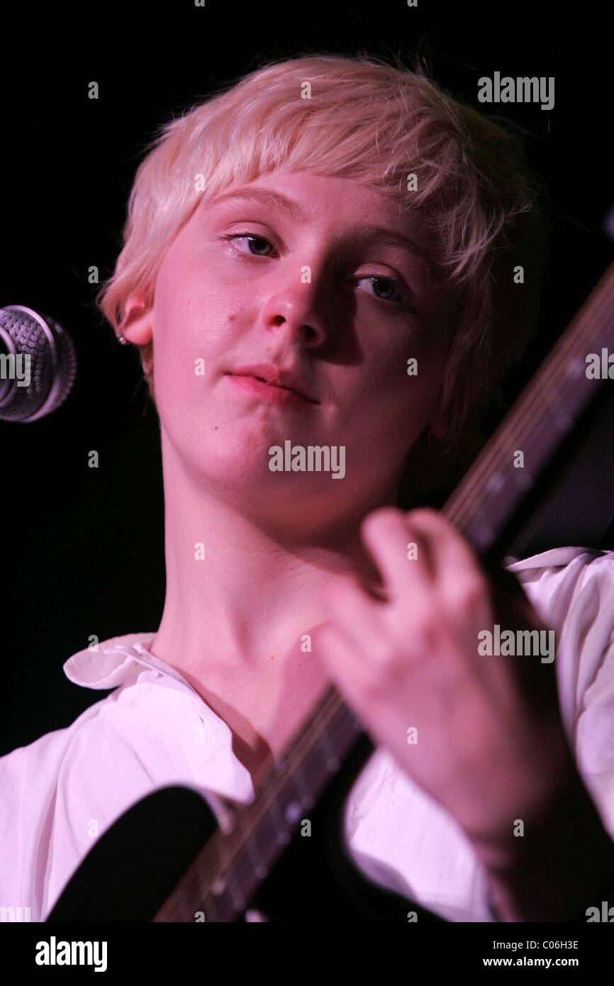 LAURA MARLING FOLK SINGER BRIT AWARD WINNER Stock Photo - Alamy