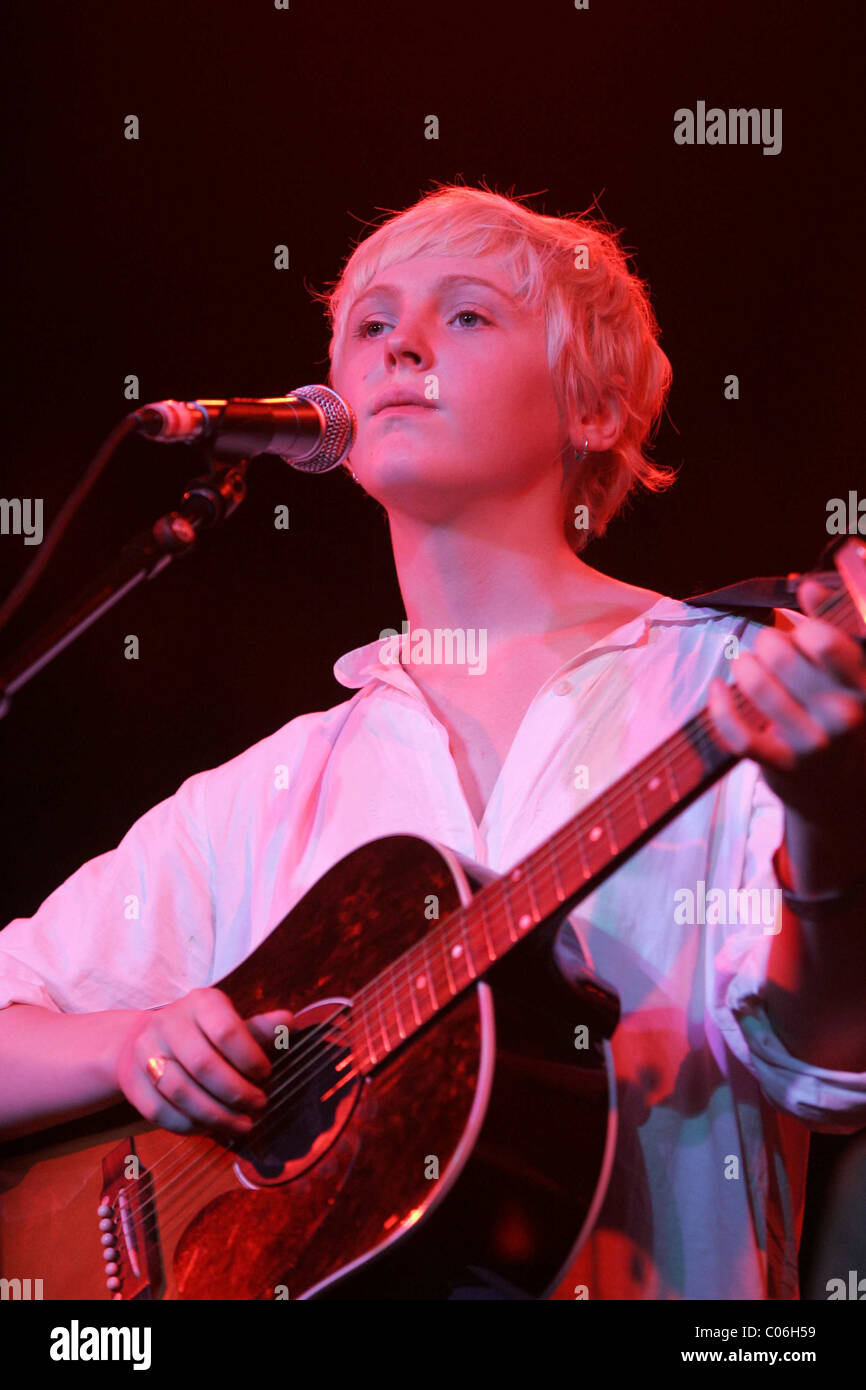 Laura marling singer hi-res stock photography and images - Alamy