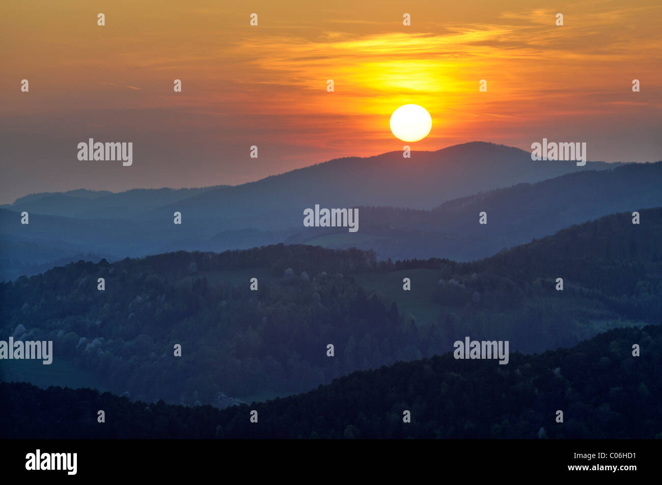 Mountai and sunset hi-res stock photography and images - Alamy