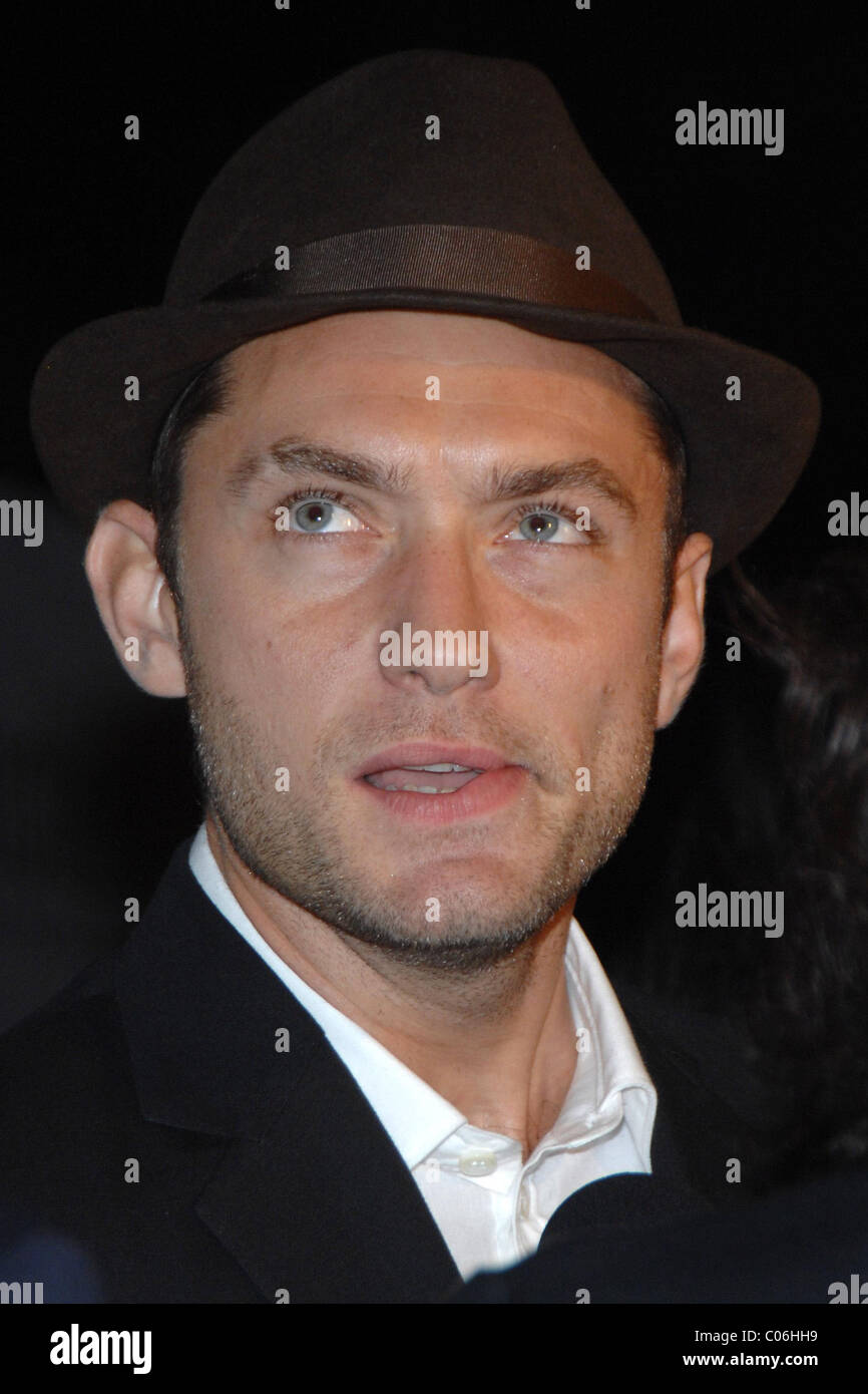 Jude Law New York Premiere of Sleuth held at the Paris Theater New York ...