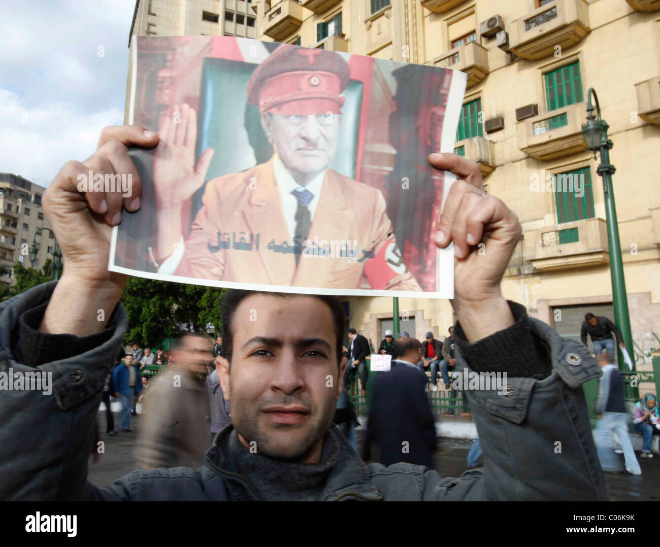 Civil unrest in Cairo, Egypt, 31st January 2011. Thousands of people ...